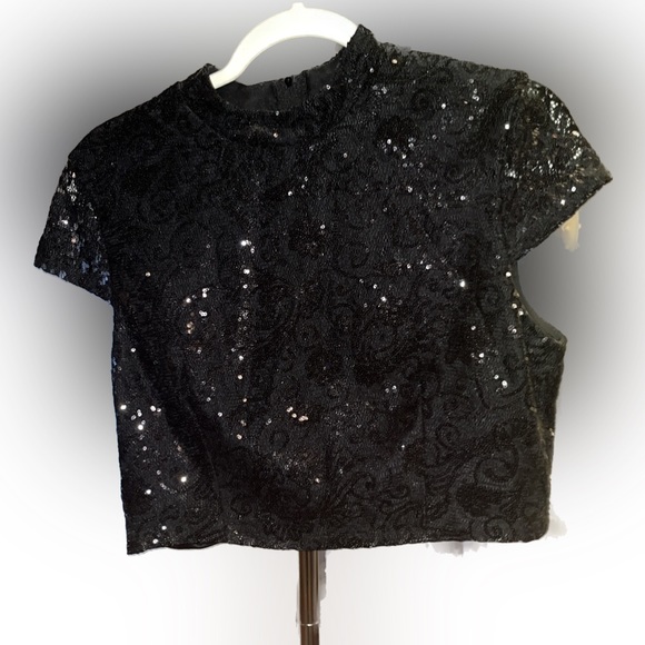 City Triangles | Tops | City Triangles Crop Top | Poshmark